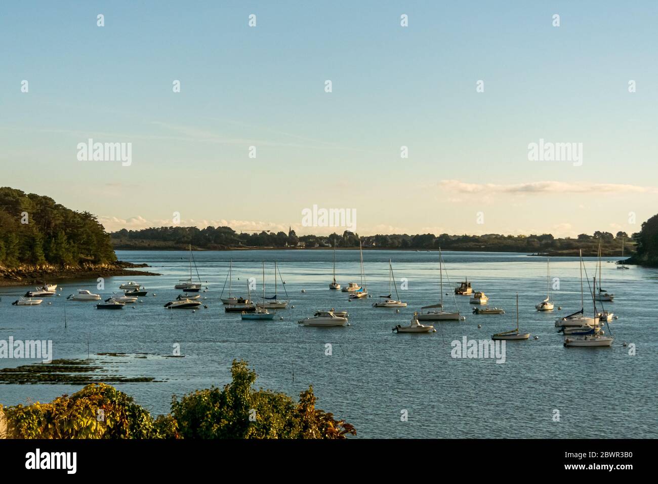 Boats on Bender Island in the Gulf of Morbihan. France Stock Photo - Alamy