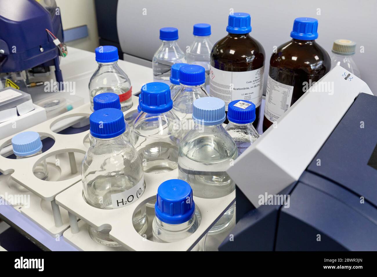 Lab indoors hi-res stock photography and images - Alamy
