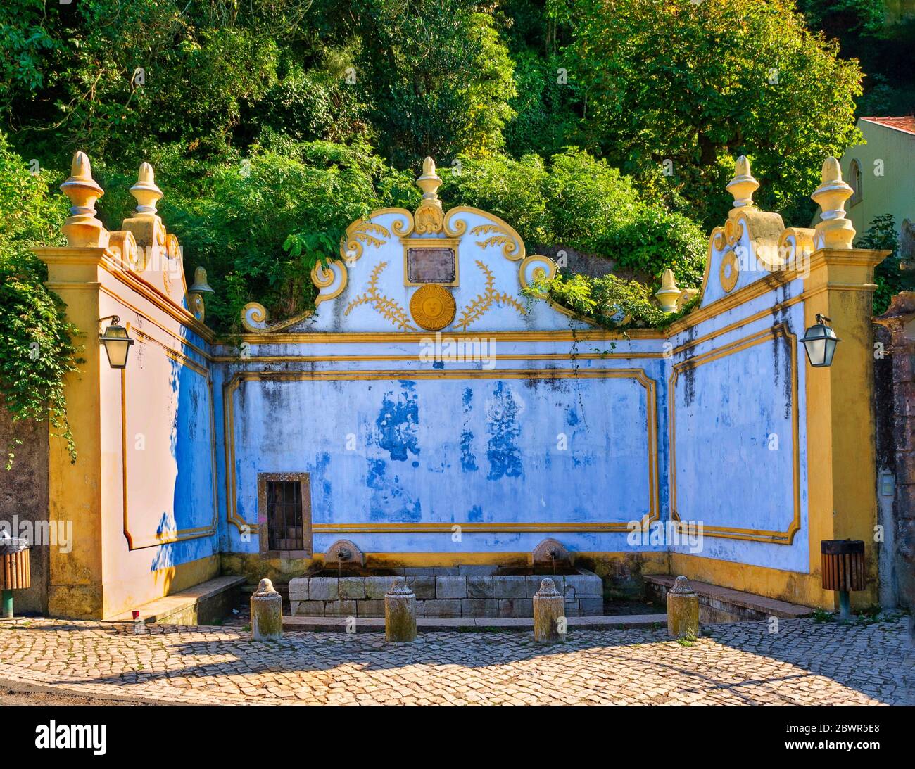 Water fountain sintra portugal hi-res stock photography and images - Alamy