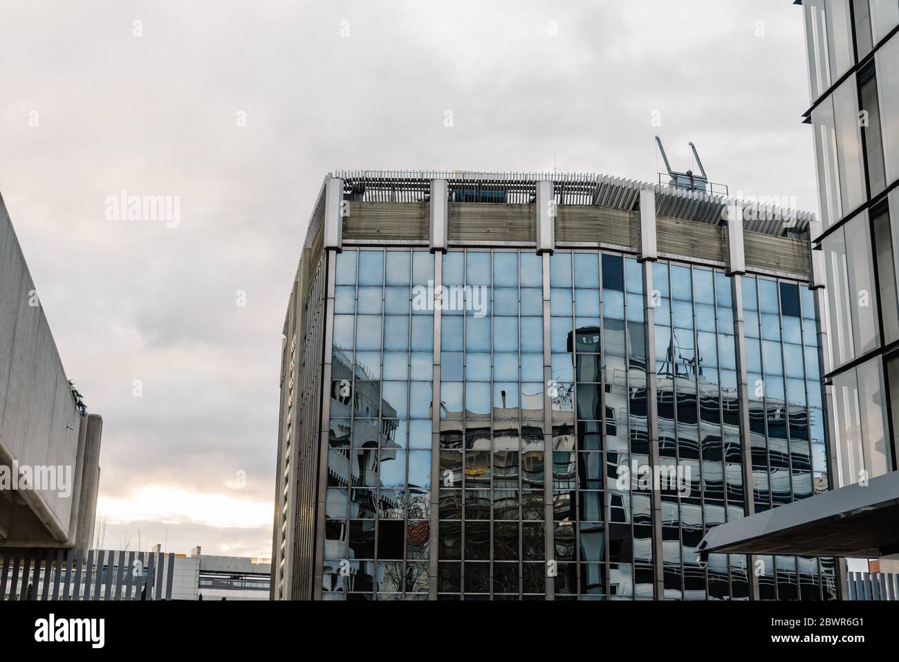 Office building madrid hi-res stock photography and images - Alamy