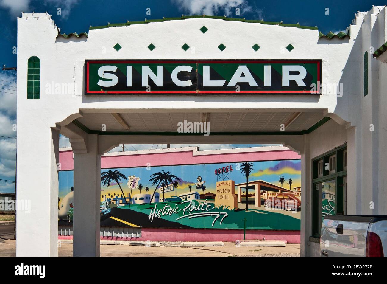 Historic Route 77, mural by John Aretakis, historic Sinclair gas ...