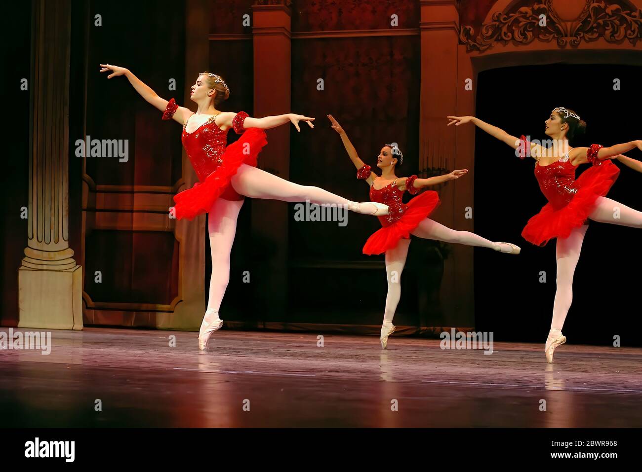 Entertainment ballet hi-res stock photography and images - Alamy