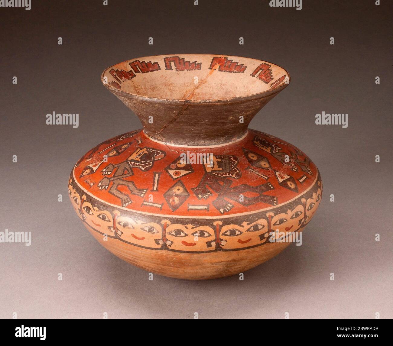 Narrow neck hi-res stock photography and images - Alamy