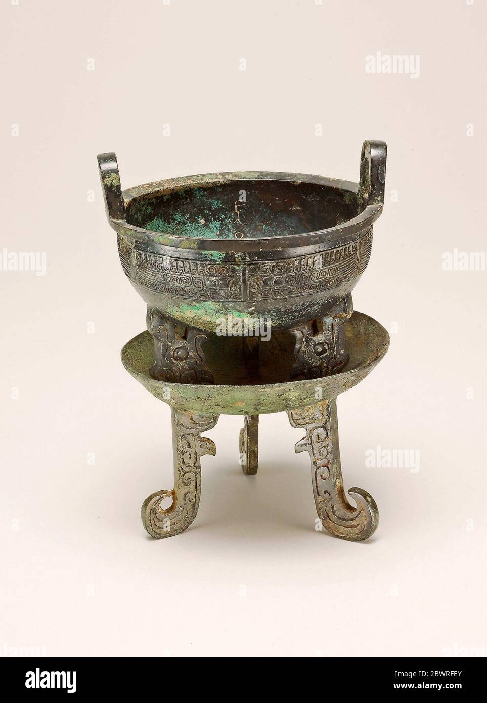 Bronze Ding Tripod High Resolution Stock Photography and Images - Alamy
