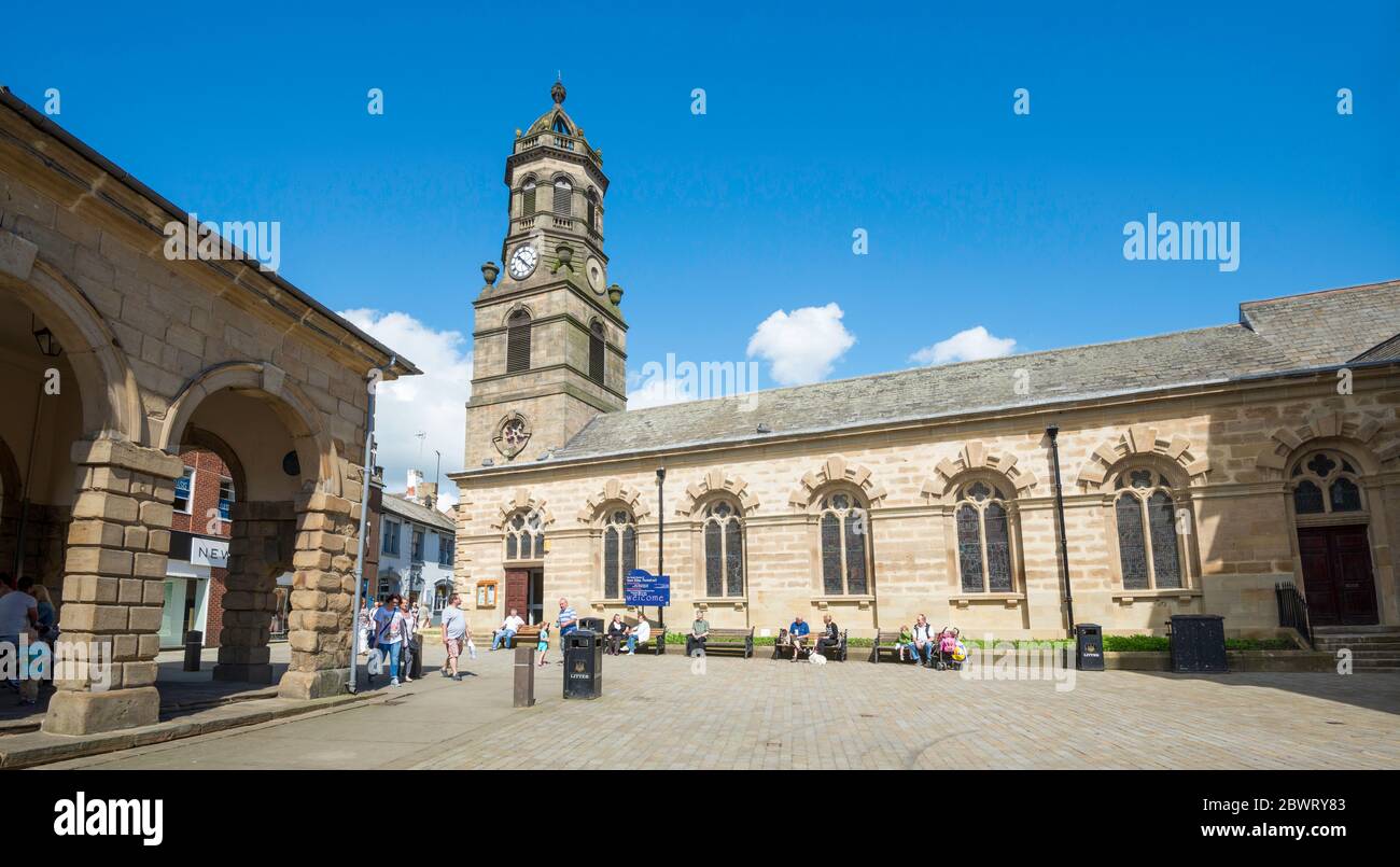 The parish church of St. Giles, market place and old market building in ...