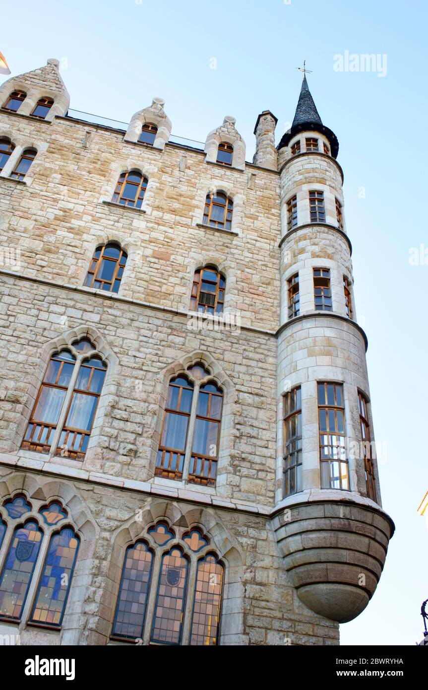 Leon Casa De Botines Gaudi High Resolution Stock Photography and Images ...