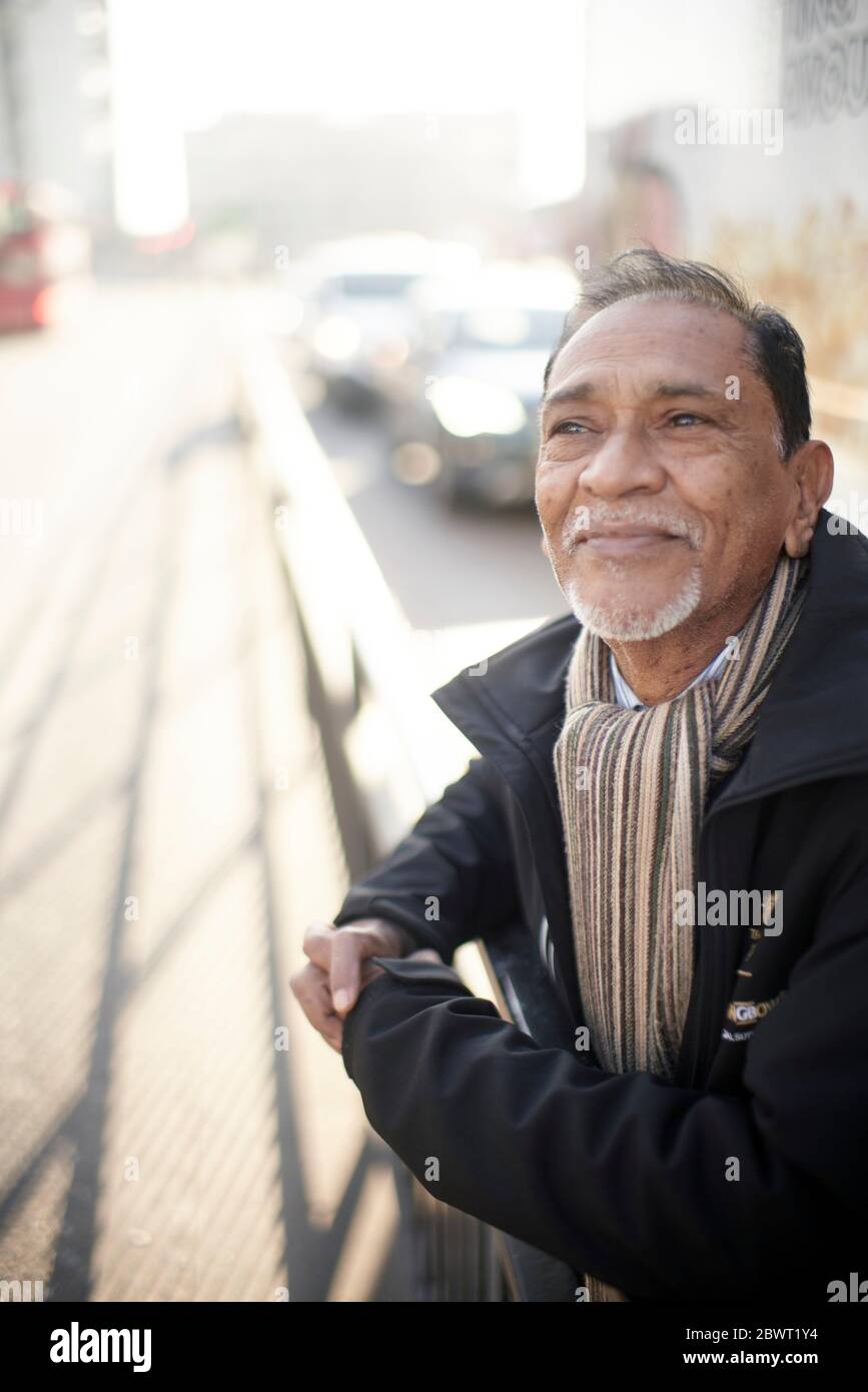 Thoughtful old man uk hi-res stock photography and images - Alamy