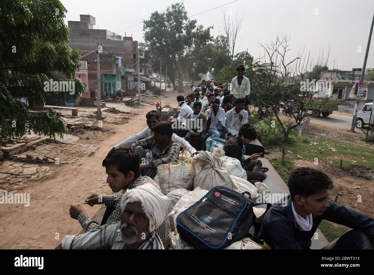 Overcrowded train hi-res stock photography and images - Alamy