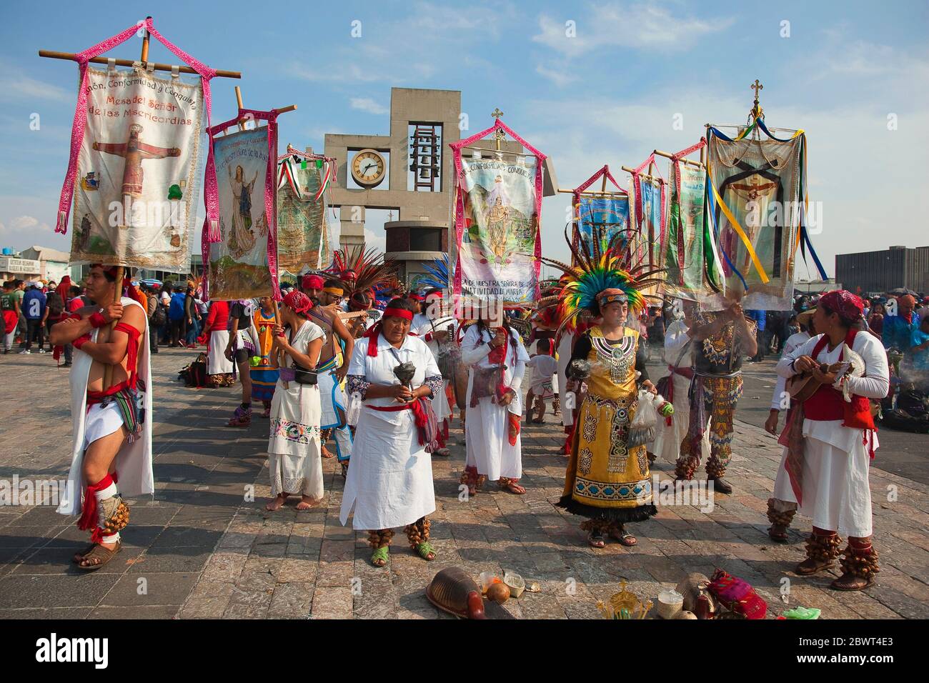 Indigenous traditional celebration hi-res stock photography and images ...