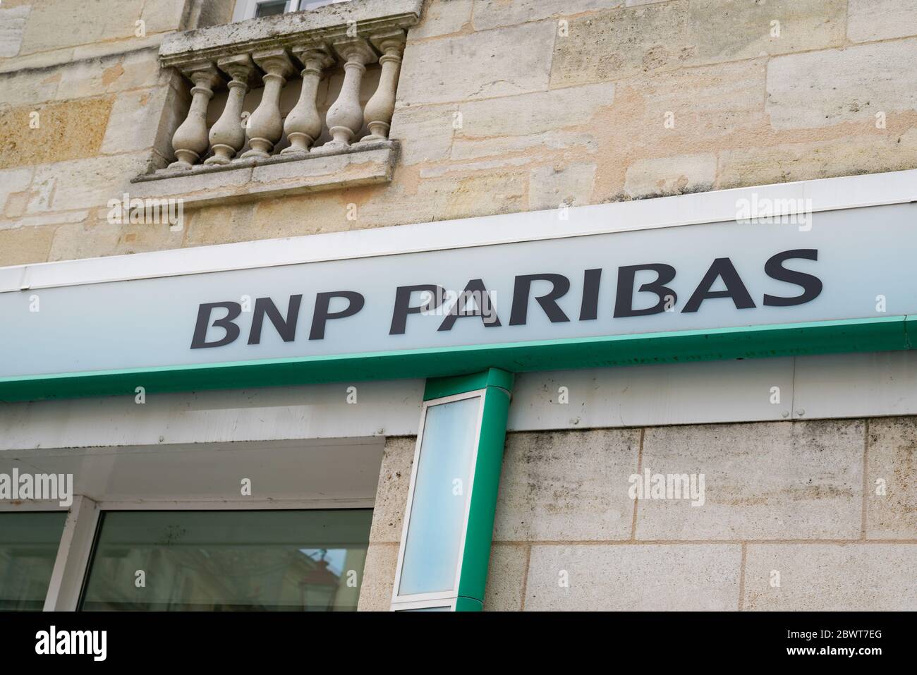 Bordeaux , Aquitaine / France - 06 01 2020 : bnp paribas logo sign of ...