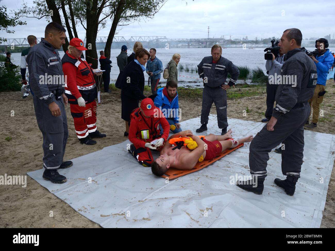 Respiration first aid hi-res stock photography and images - Alamy