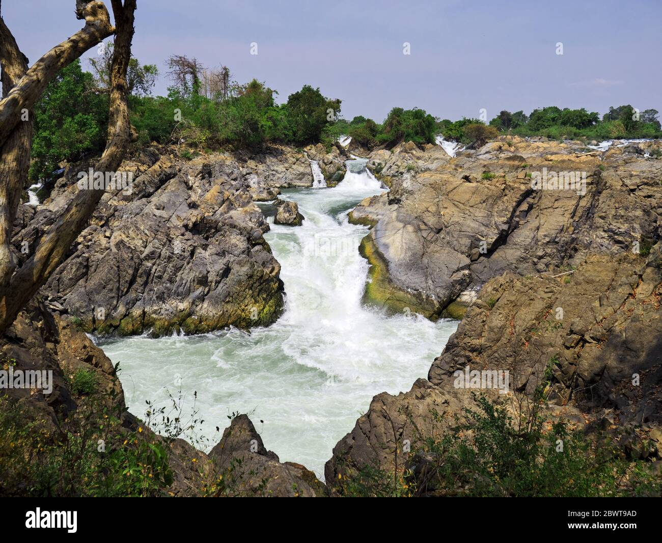 Khone phapheng waterfall hi-res stock photography and images - Alamy
