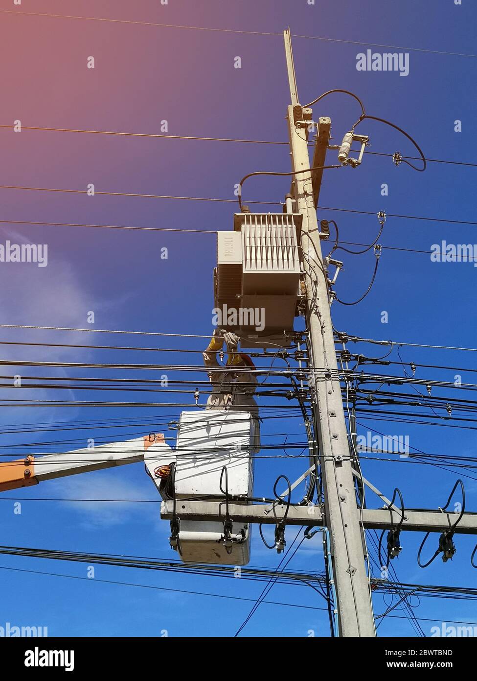 Old lineman hi-res stock photography and images - Alamy