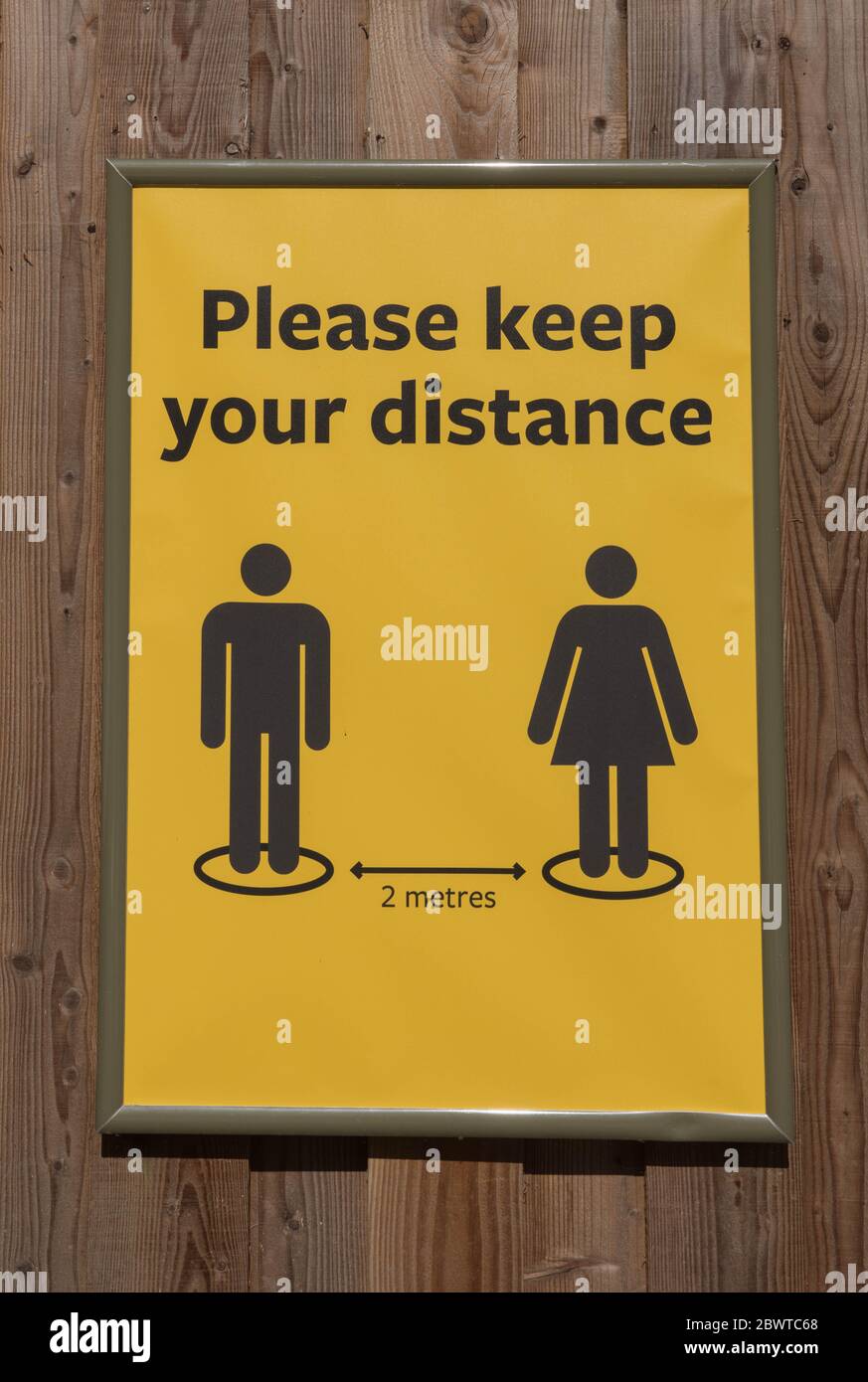 Social Distancing Sign to "Please Keep your Distance" at 2 Metres Apart ...