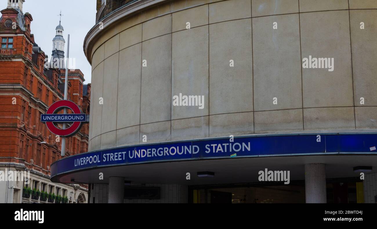 Liverpool street underground station sign hi-res stock photography and ...