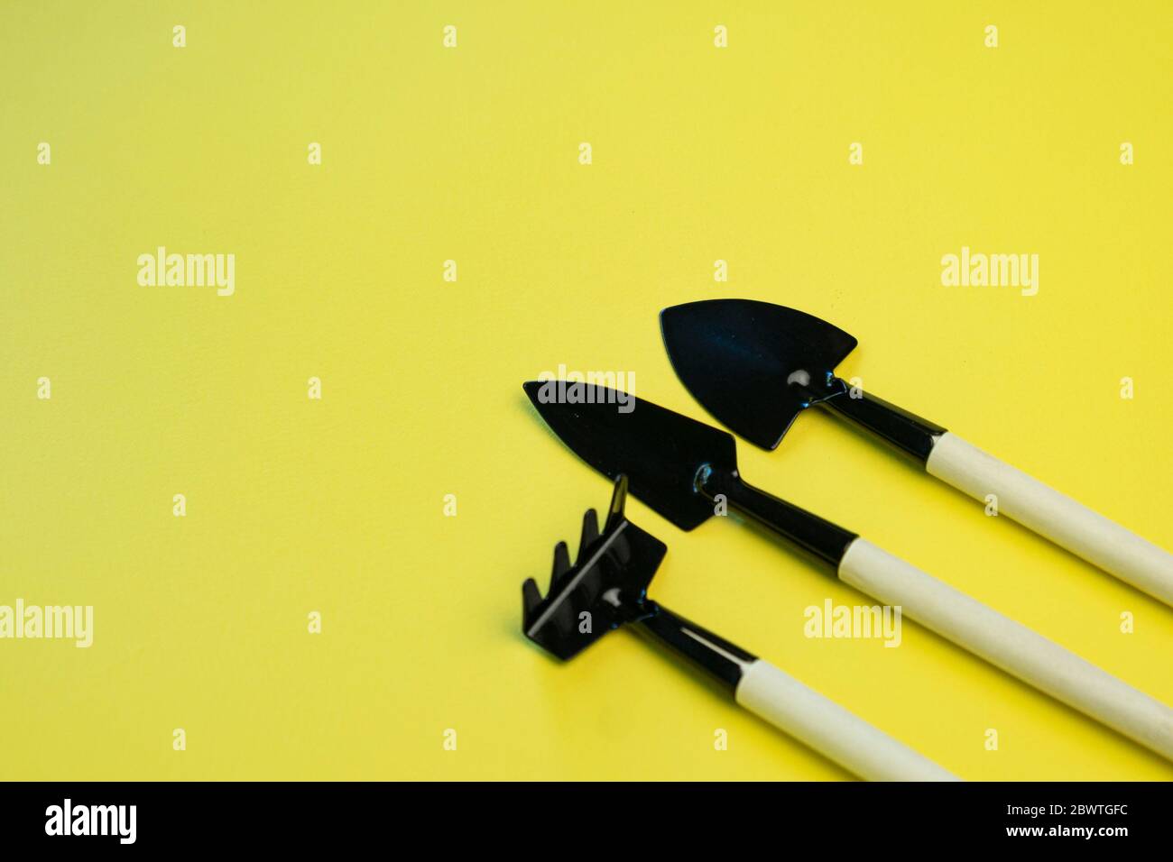 Small garden hand tools hi-res stock photography and images - Alamy