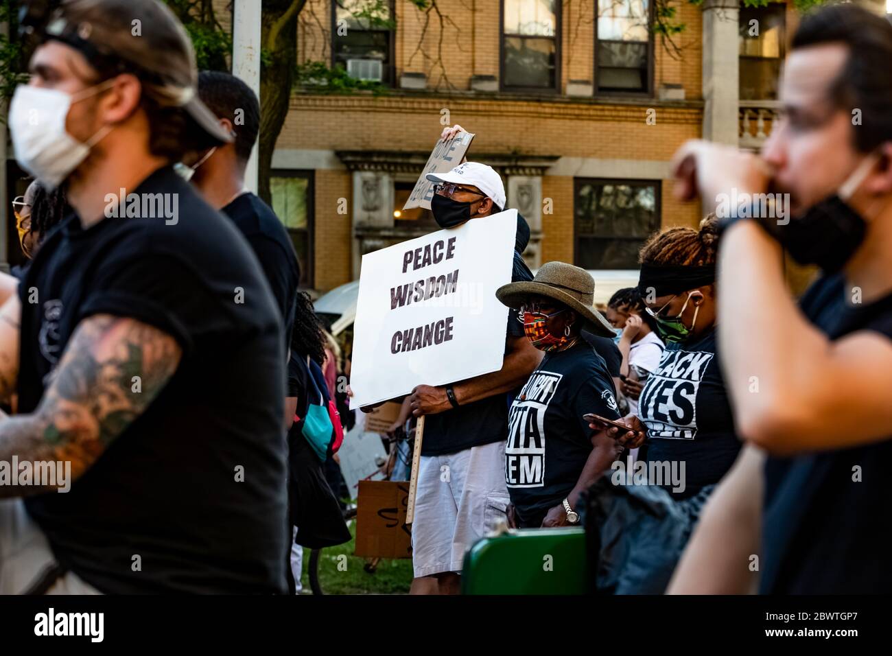 Chicago southside protests hi-res stock photography and images - Alamy