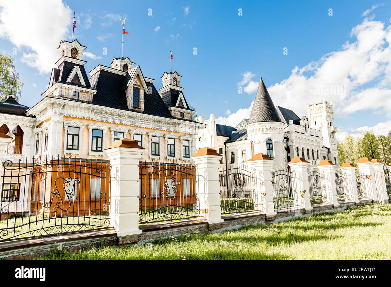 Entrance bled castle hi-res stock photography and images - Alamy