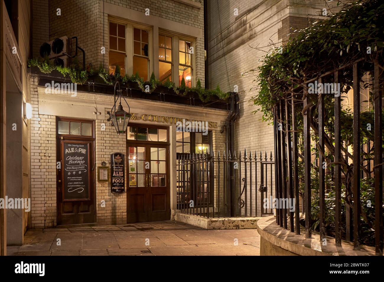 Counting House Pub High Resolution Stock Photography and Images - Alamy