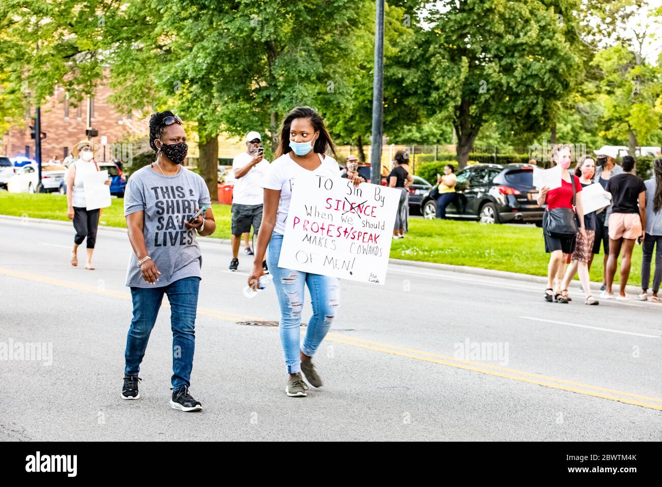 Chicago's Washington Park neighborhood showing peaceful protests after ...