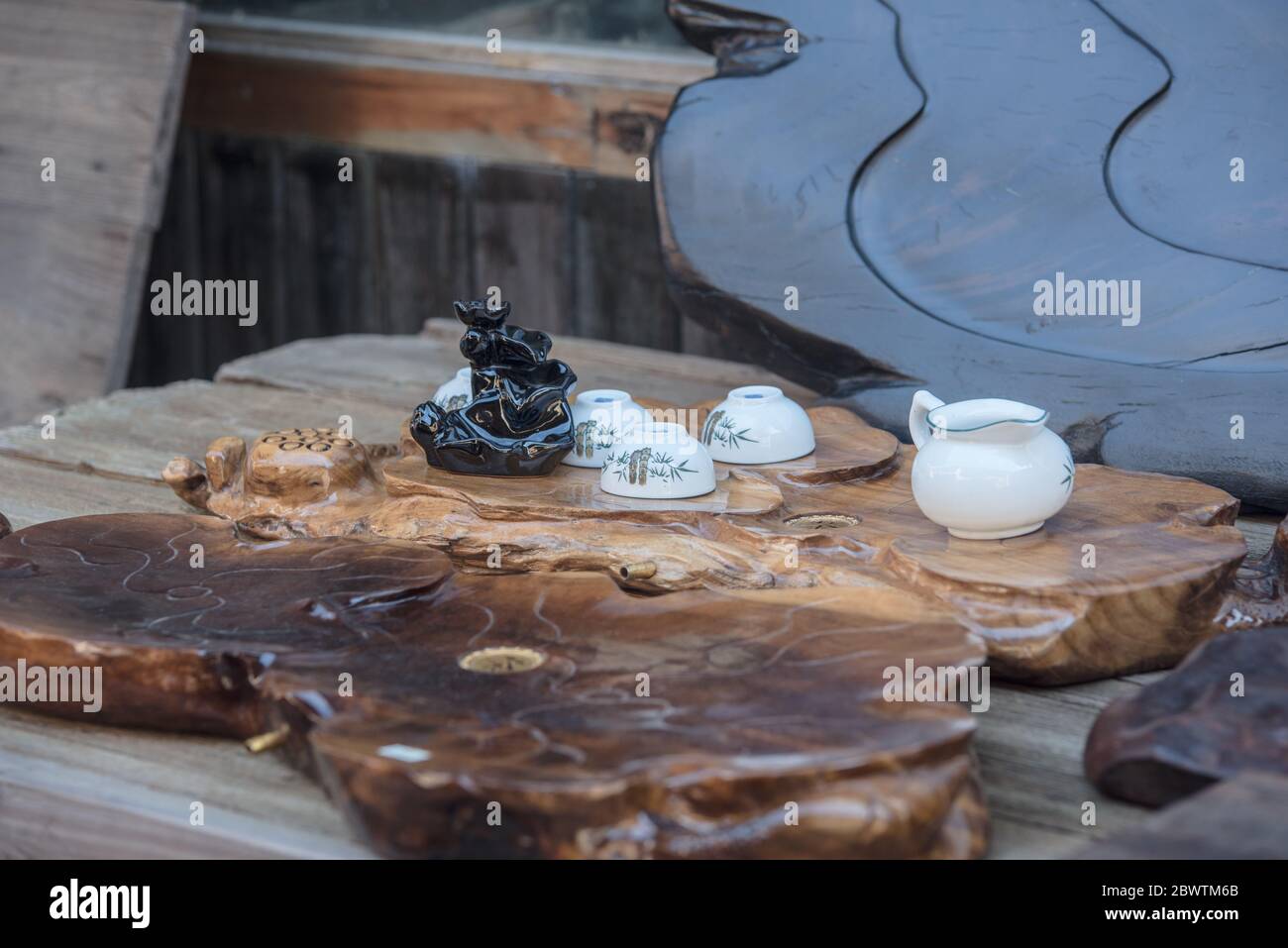 Japanese garden tea table hi-res stock photography and images - Alamy