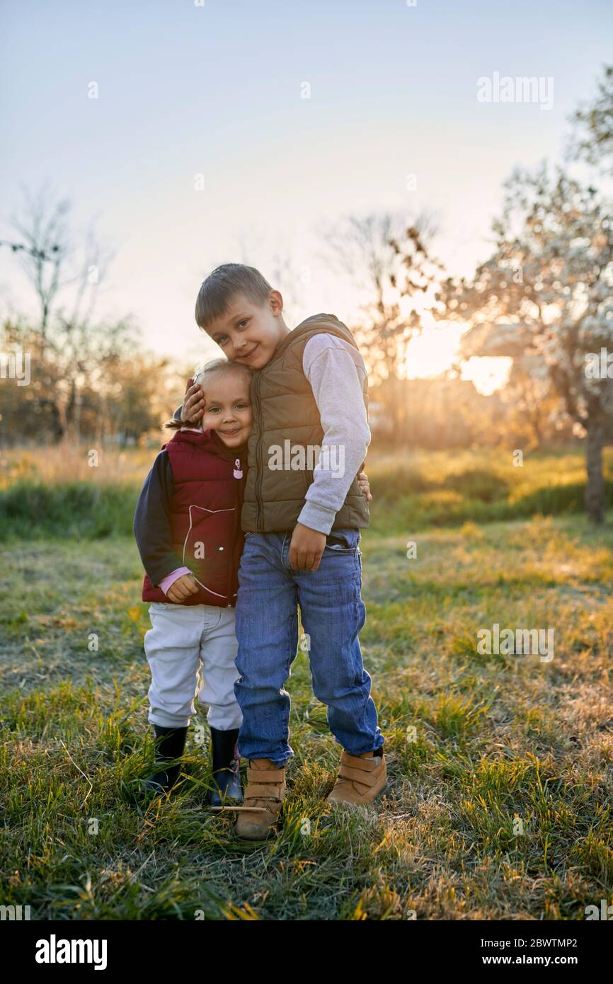 Sister and brother sunset hi-res stock photography and images - Alamy
