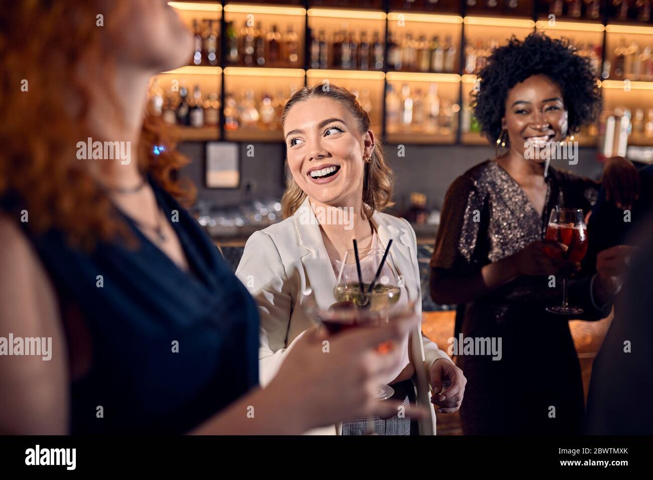 Girls in a bar drinking hi-res stock photography and images - Alamy