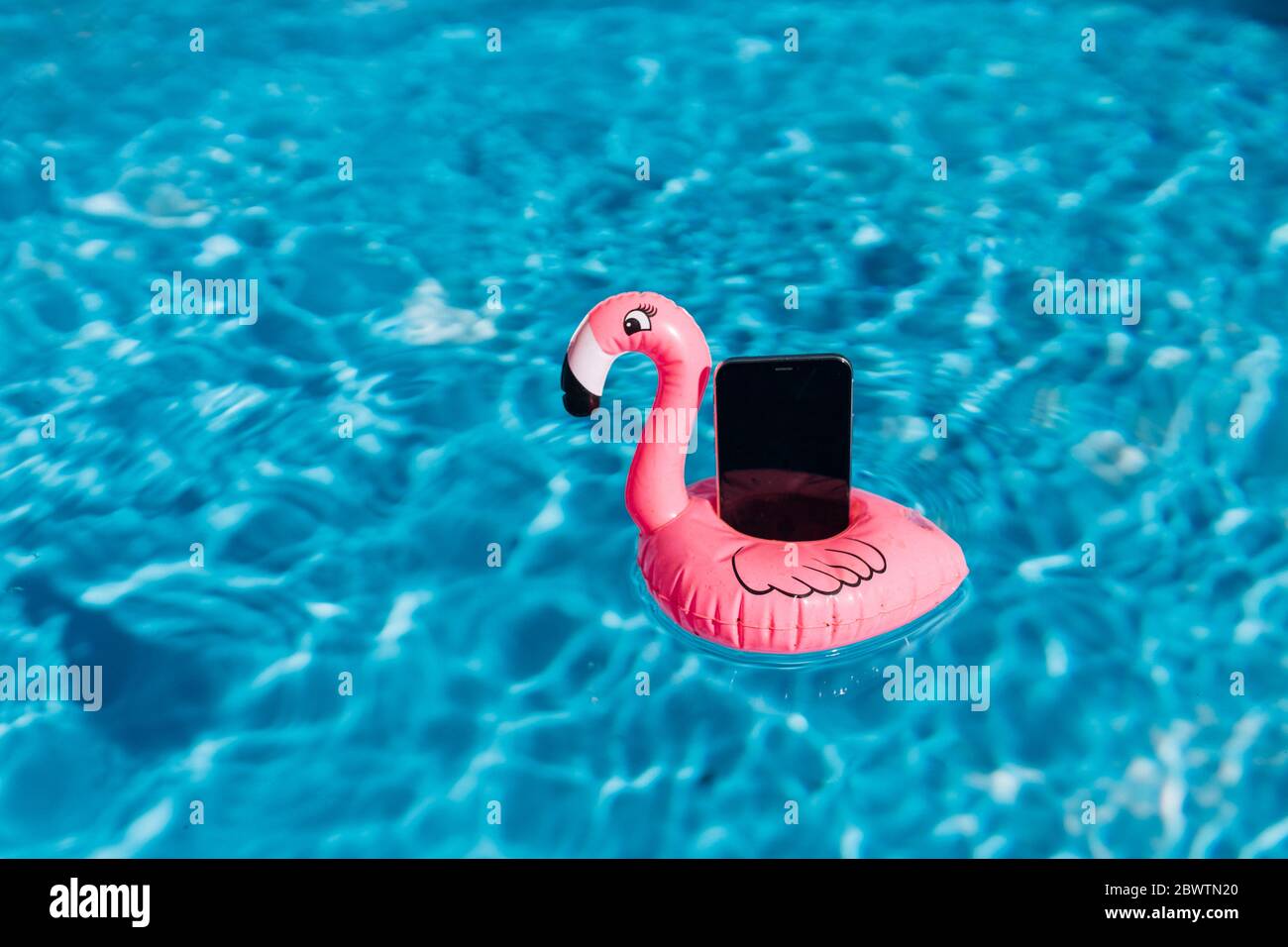 Pink pool float hi-res stock photography and images - Alamy