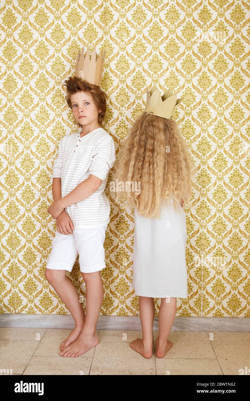 Barefoot boy vintage hi-res stock photography and images - Alamy