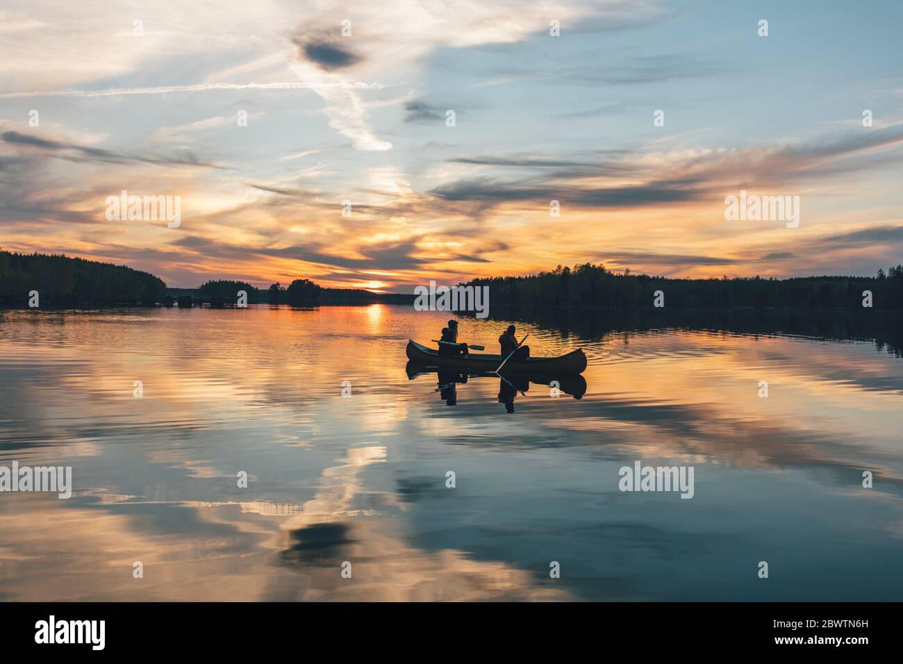 Women boating hi-res stock photography and images - Alamy