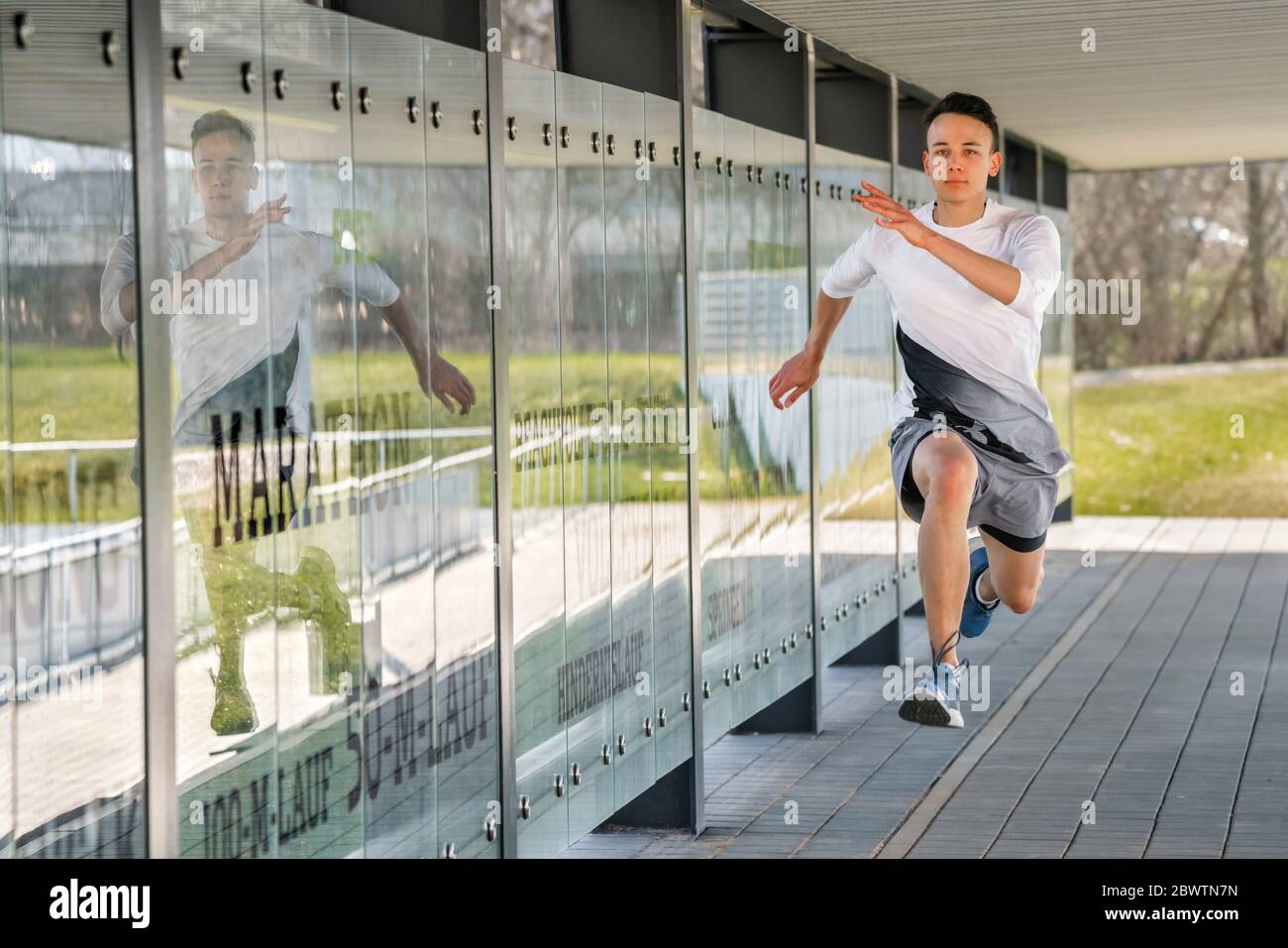 Athlete jump man hi-res stock photography and images - Alamy