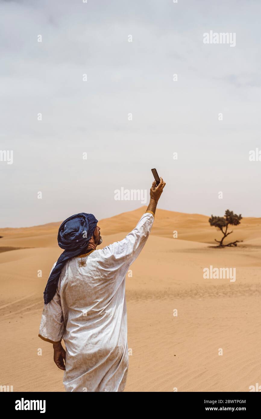 Selfie desert hi-res stock photography and images - Alamy