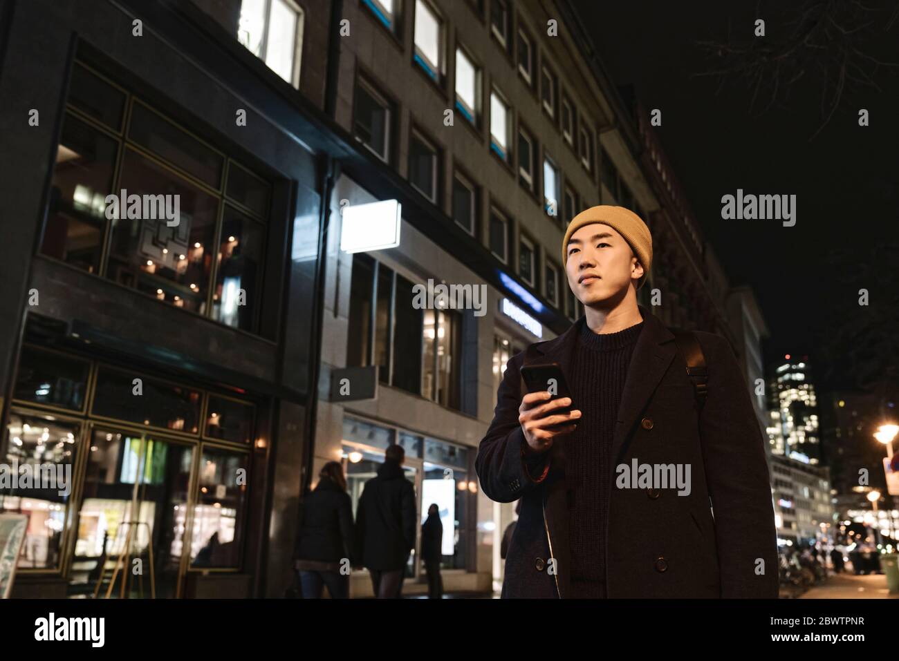 Smartphone use at night hi-res stock photography and images - Alamy