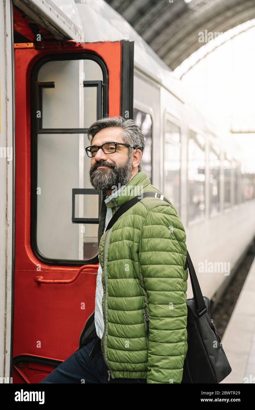 Shoulder ride adults hi-res stock photography and images - Alamy