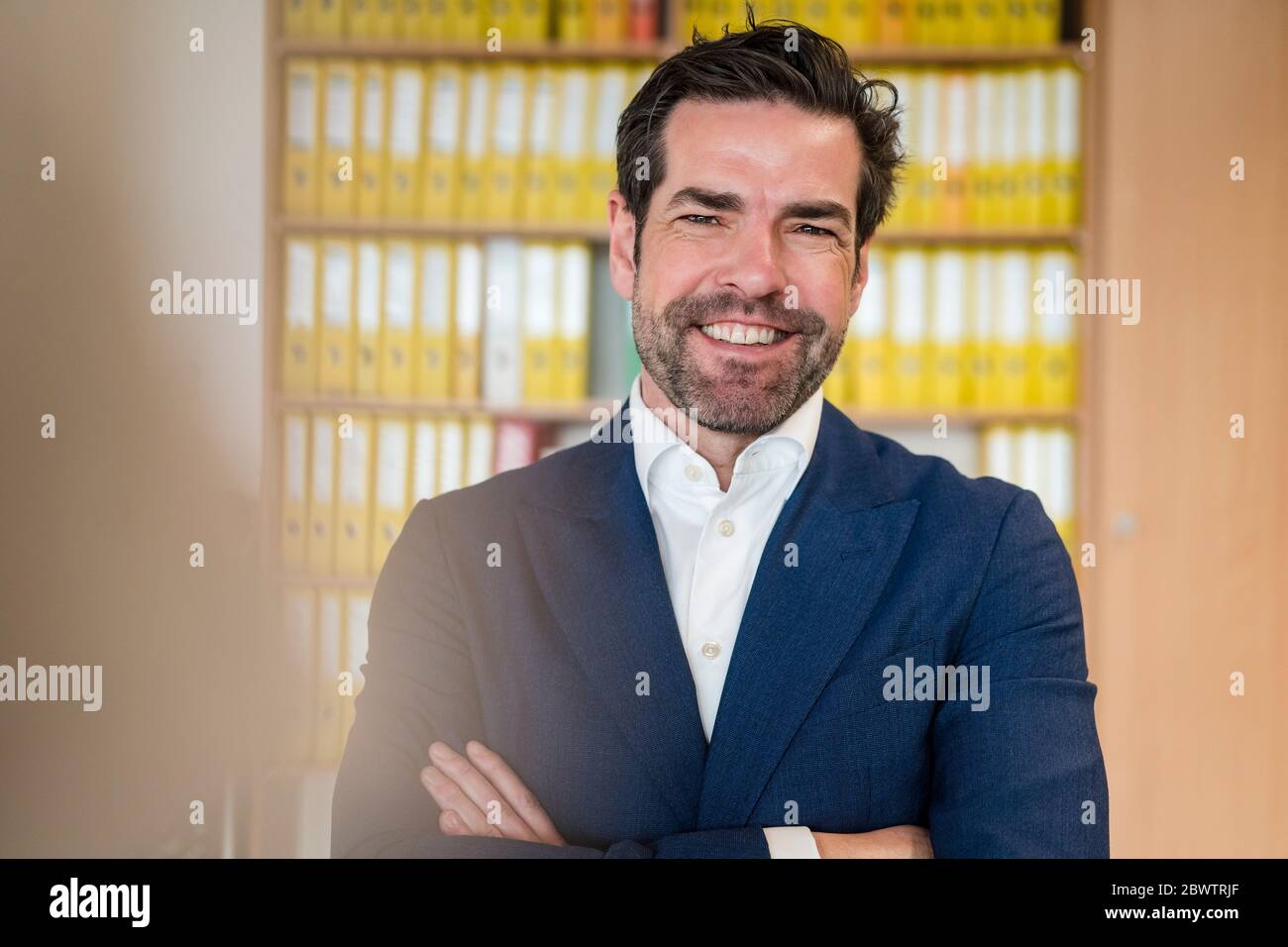 Filing cabinet man hi-res stock photography and images - Alamy