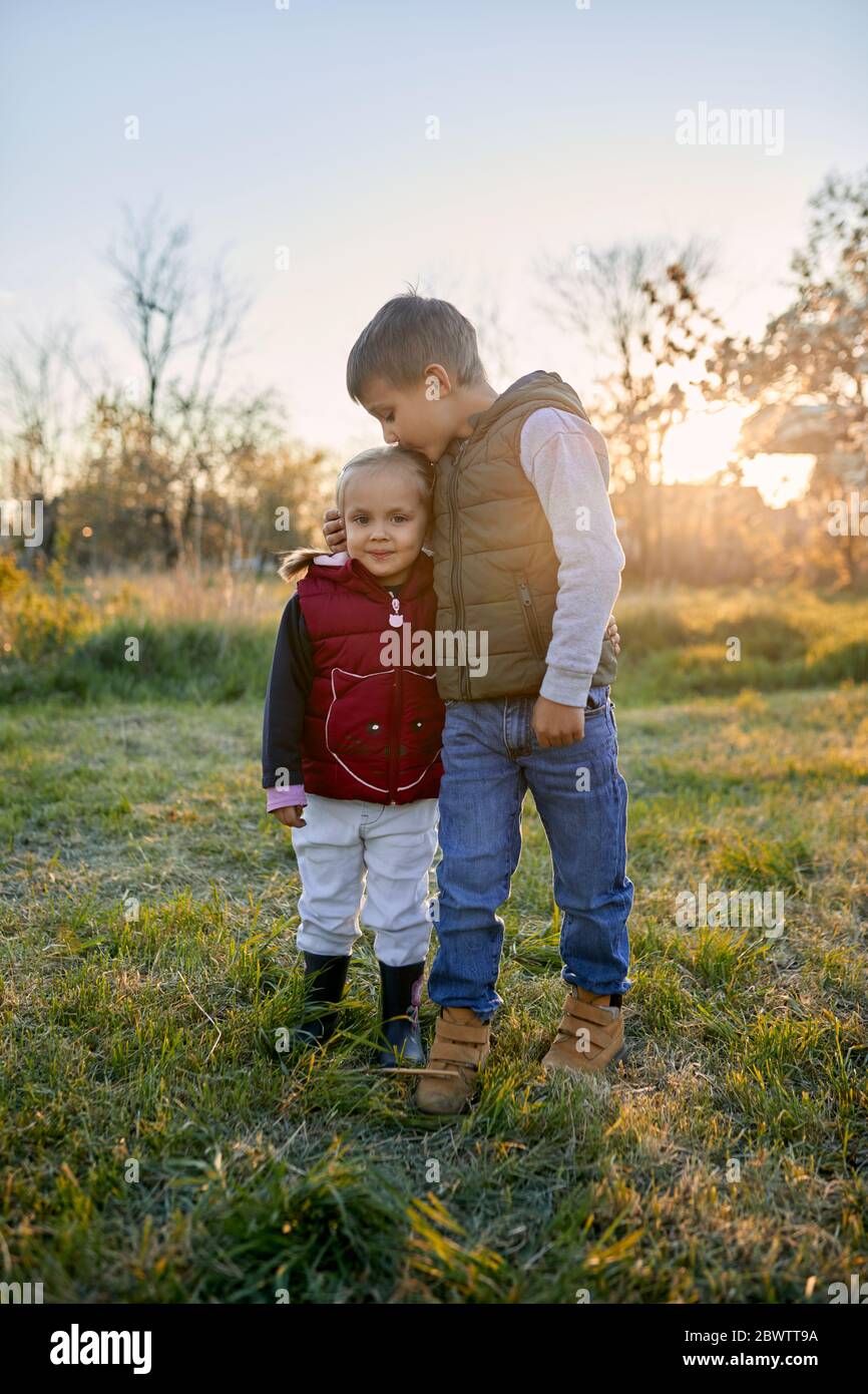 Sister and brother sunset hi-res stock photography and images - Alamy