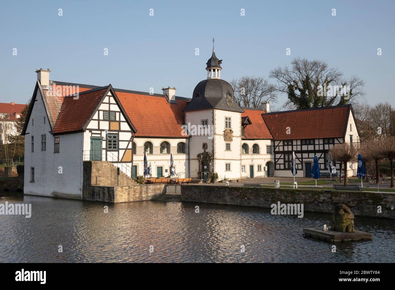 Moated castle haus rodenberg hi-res stock photography and images - Alamy