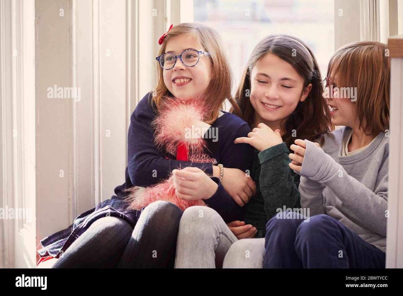 A boy sitting in primary classroom hi-res stock photography and images ...