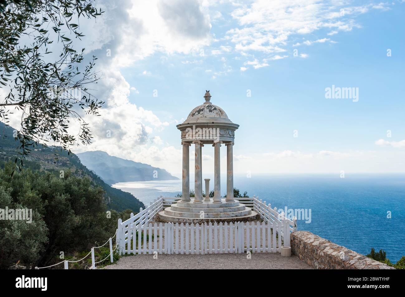 Monopteros hi-res stock photography and images - Alamy