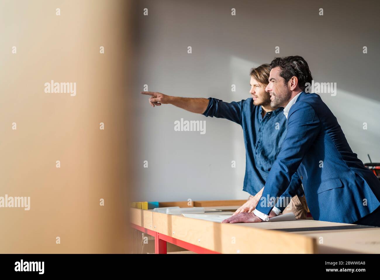 Employee talking boss hi-res stock photography and images - Alamy