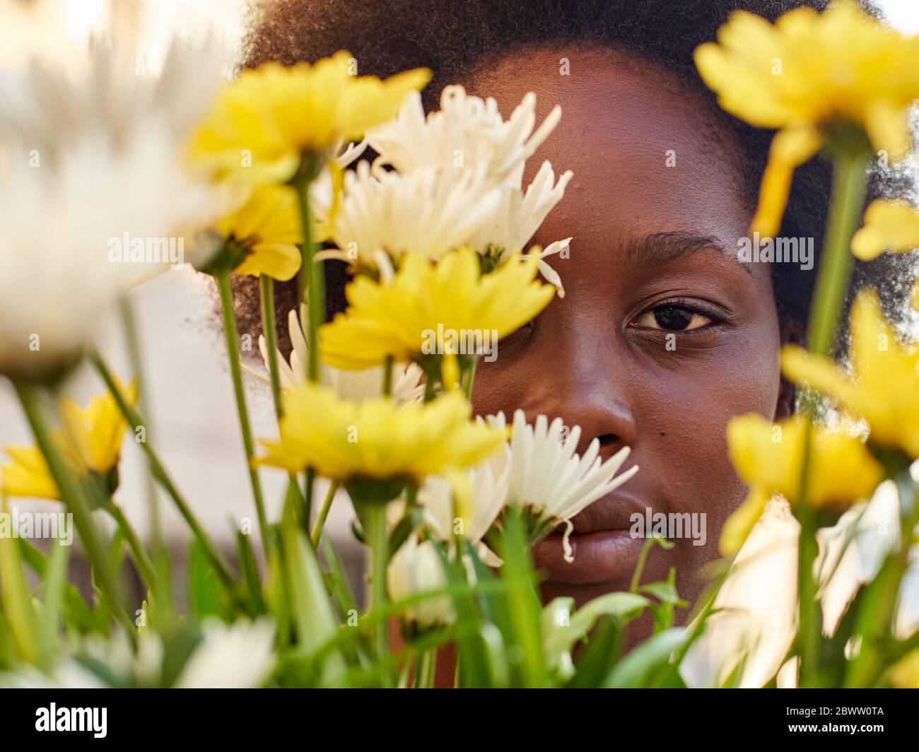 Womans head flowers hi-res stock photography and images - Alamy