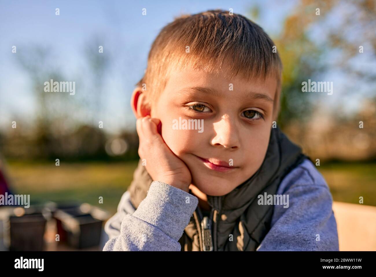 Outdoors in nature hi-res stock photography and images - Alamy