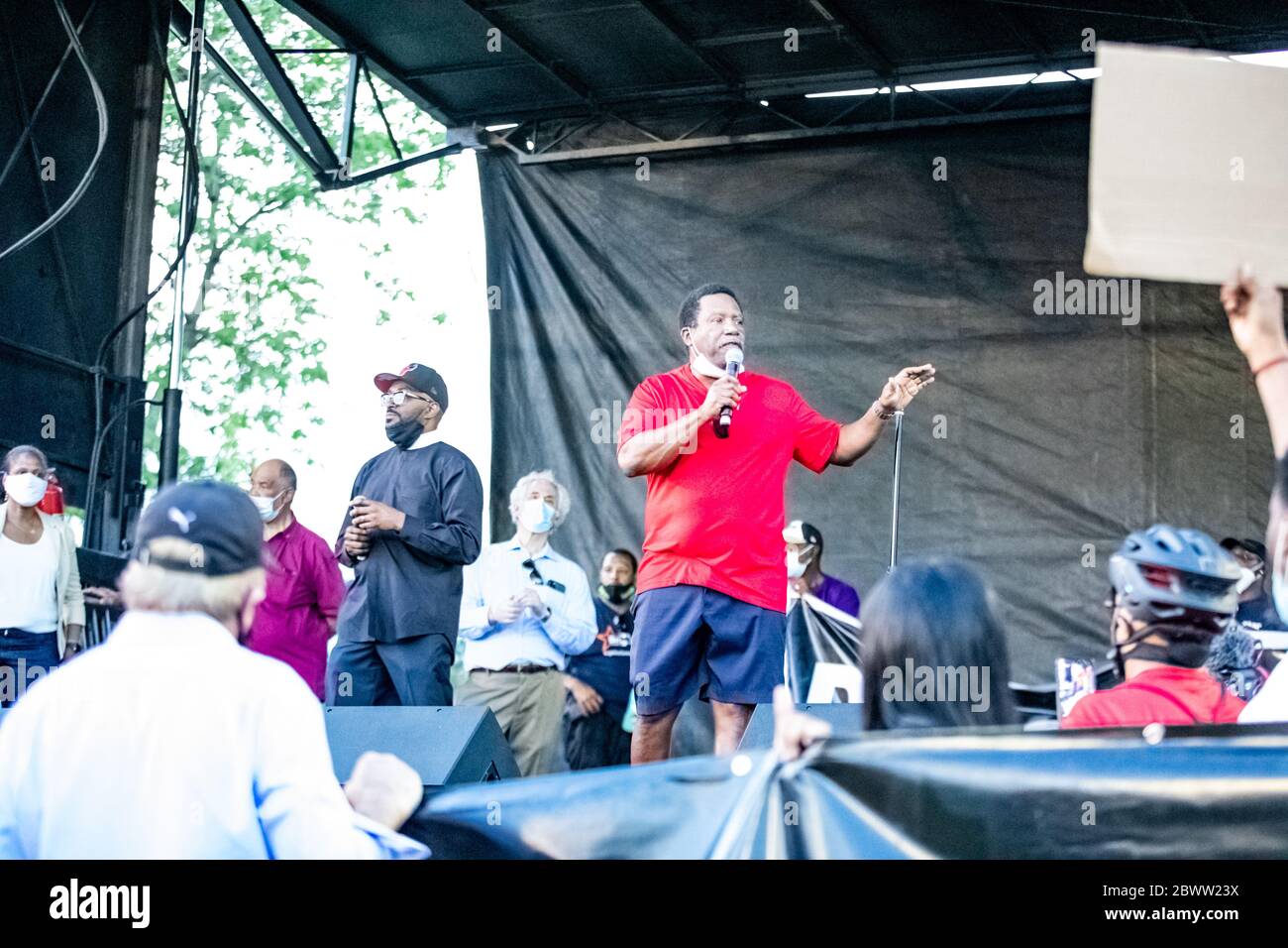 Rev. James Meeks in Chicago's Washington Park speaking at a peaceful ...
