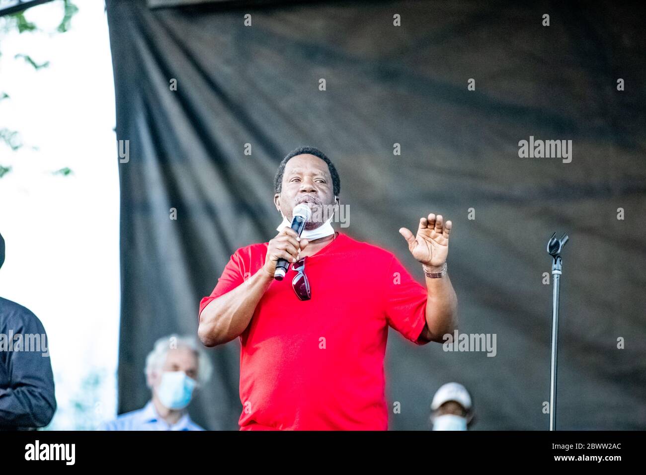 Rev. James Meeks in Chicago's Washington Park speaking at a peaceful ...
