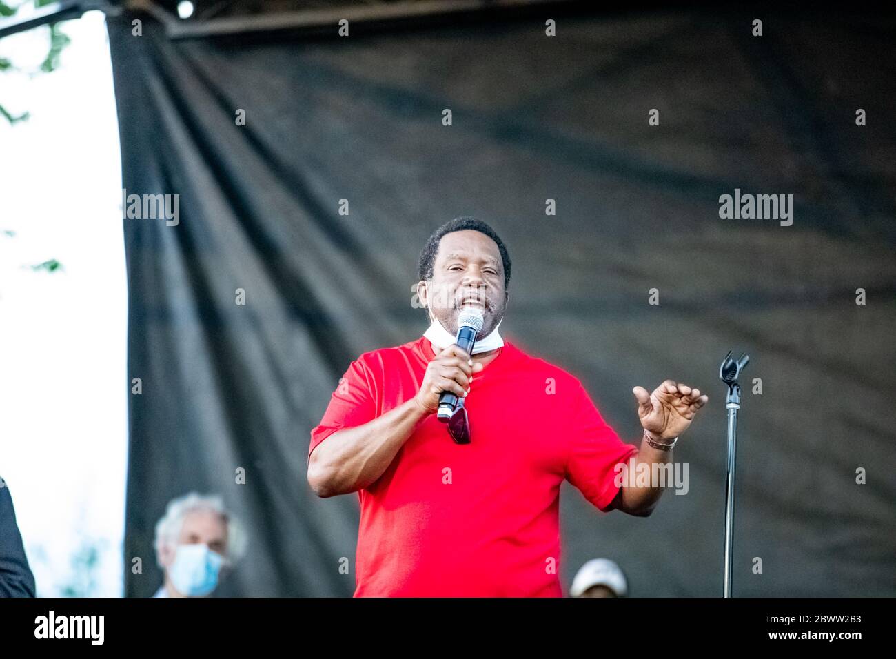 Rev. James Meeks in Chicago's Washington Park speaking at a peaceful ...
