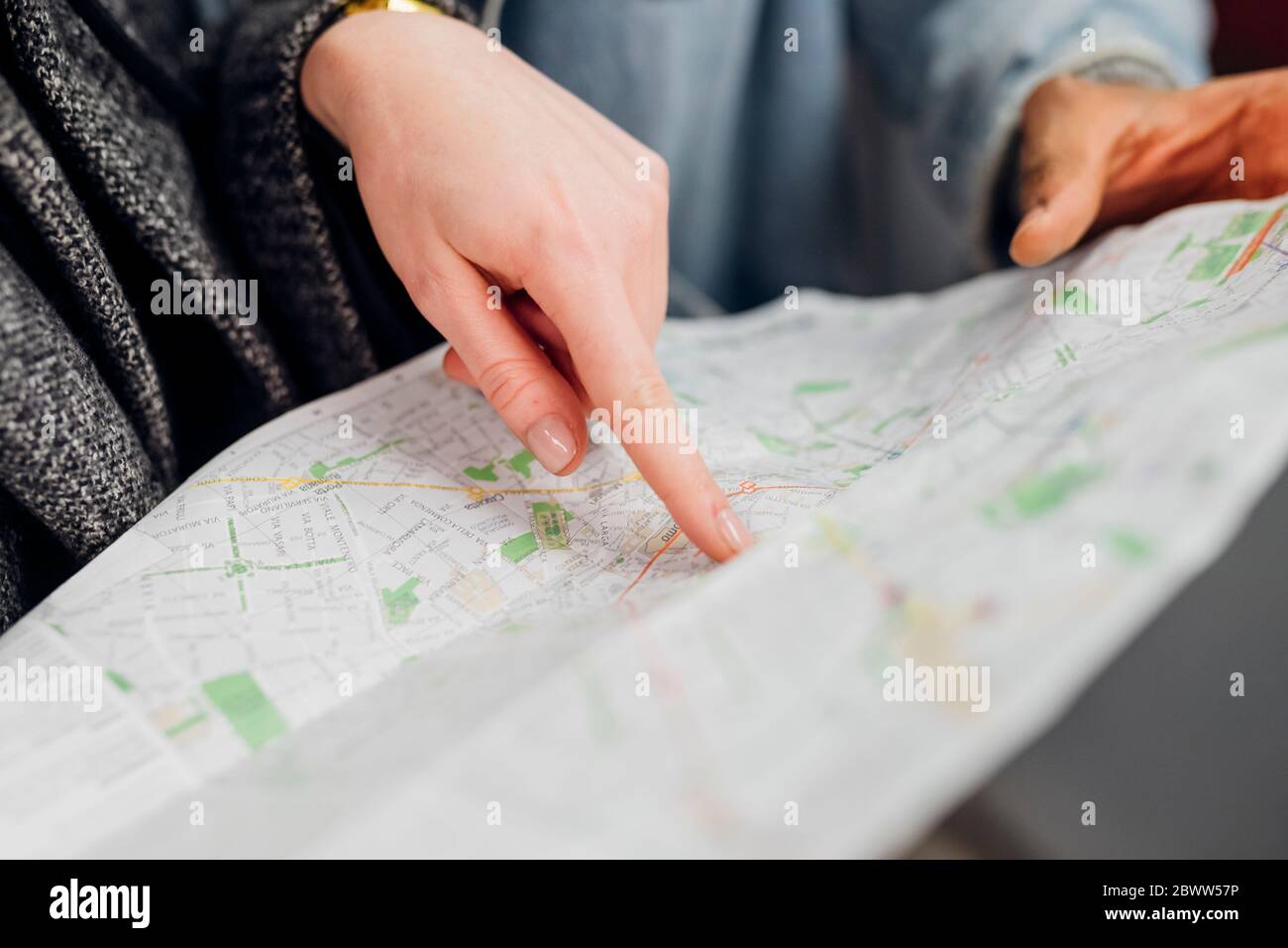 Pointing finger map hi-res stock photography and images - Alamy