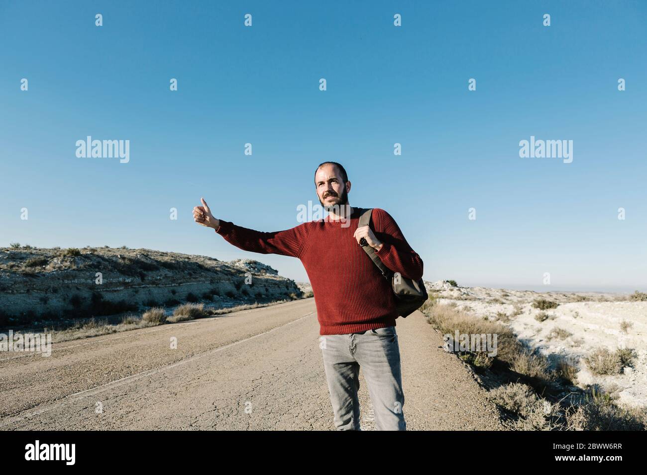 Desert roadside hi-res stock photography and images - Alamy