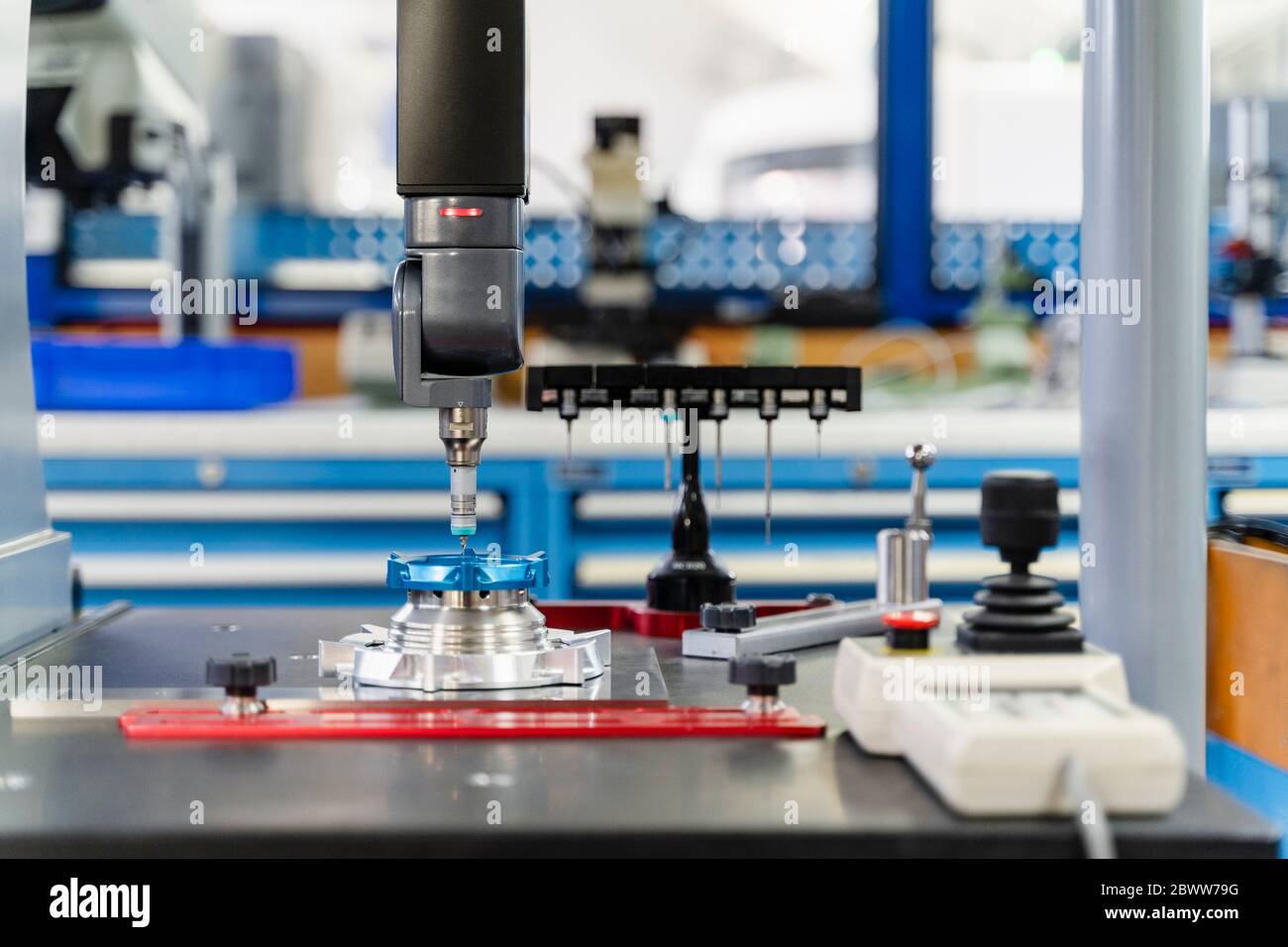 Three dimensional machine hi-res stock photography and images - Alamy