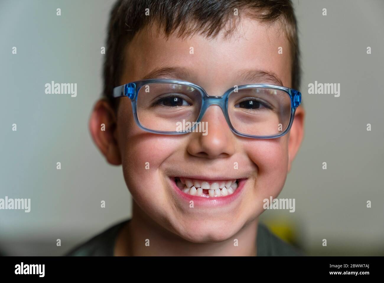 Child teeth gap hi-res stock photography and images - Alamy