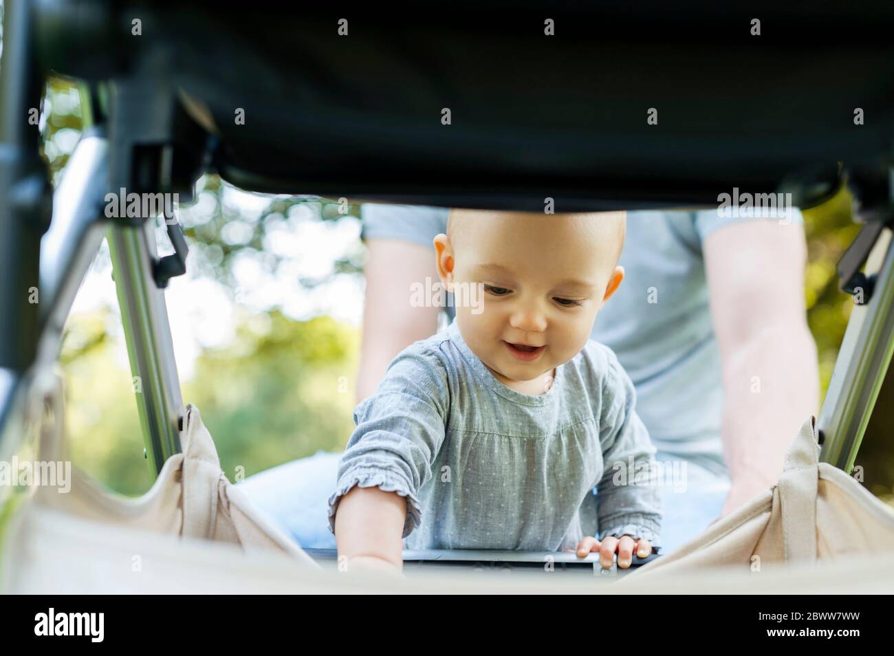 Baby focused hi-res stock photography and images - Alamy